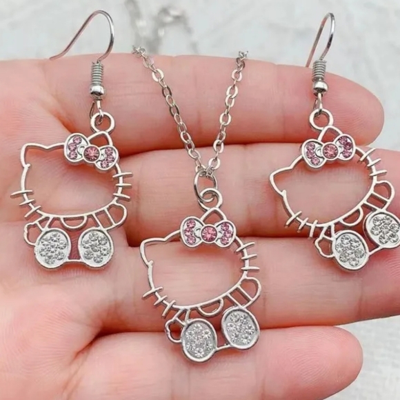 Hello Kitty | Jewelry | Hello Kitty Rhinestone Necklace | Poshmark